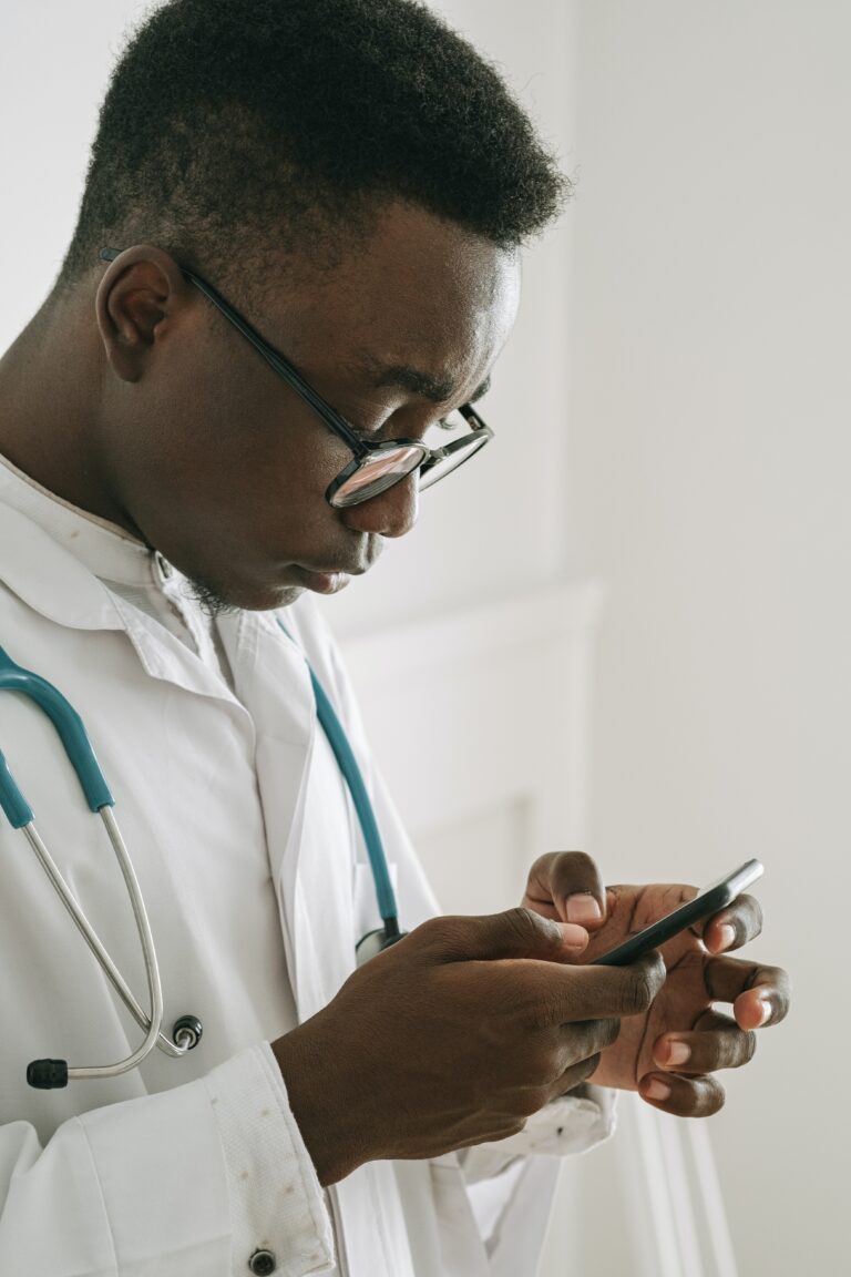 Chatbots in Healthcare: What They Are, Examples & Benefits - OhMD